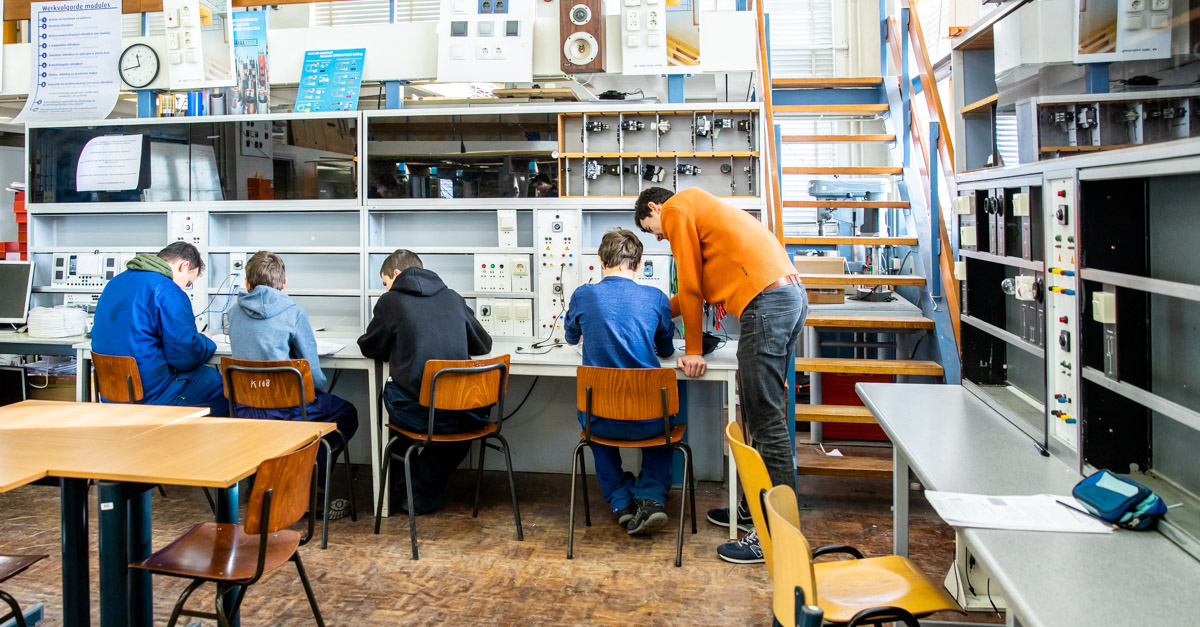 Bovenbestuurlijk samenwerken om NT2-docenten flexibel in te zetten | Voion